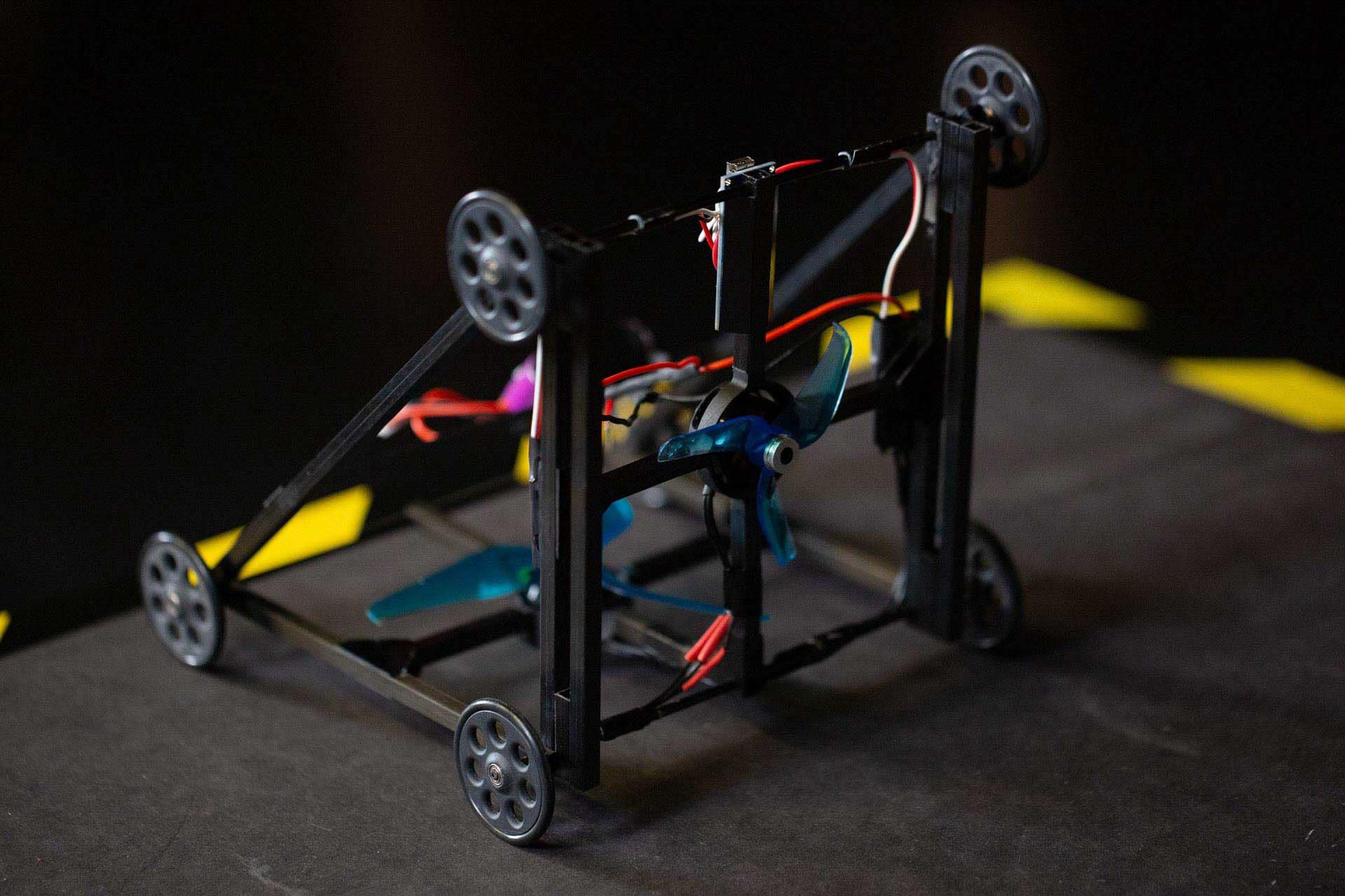 Wall Climber – level climbing Arduino robot – Jepdesign